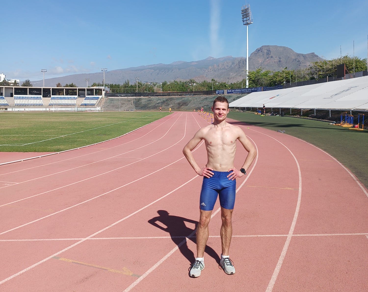 Prekážkarský rekordér na 400 m Patrik Dömötör sa v halovej sezóne 2026 ...